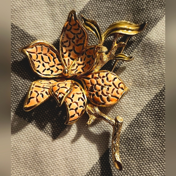 Jewelry | Vintage Enamel Goldtone Exotic Flower Brooch | Poshmark